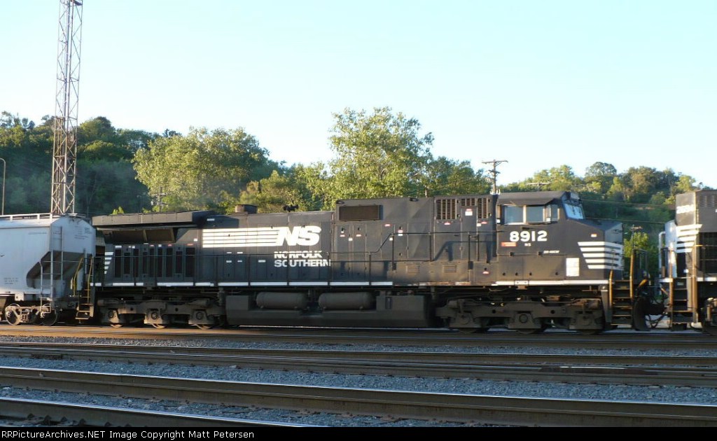 NS 8912